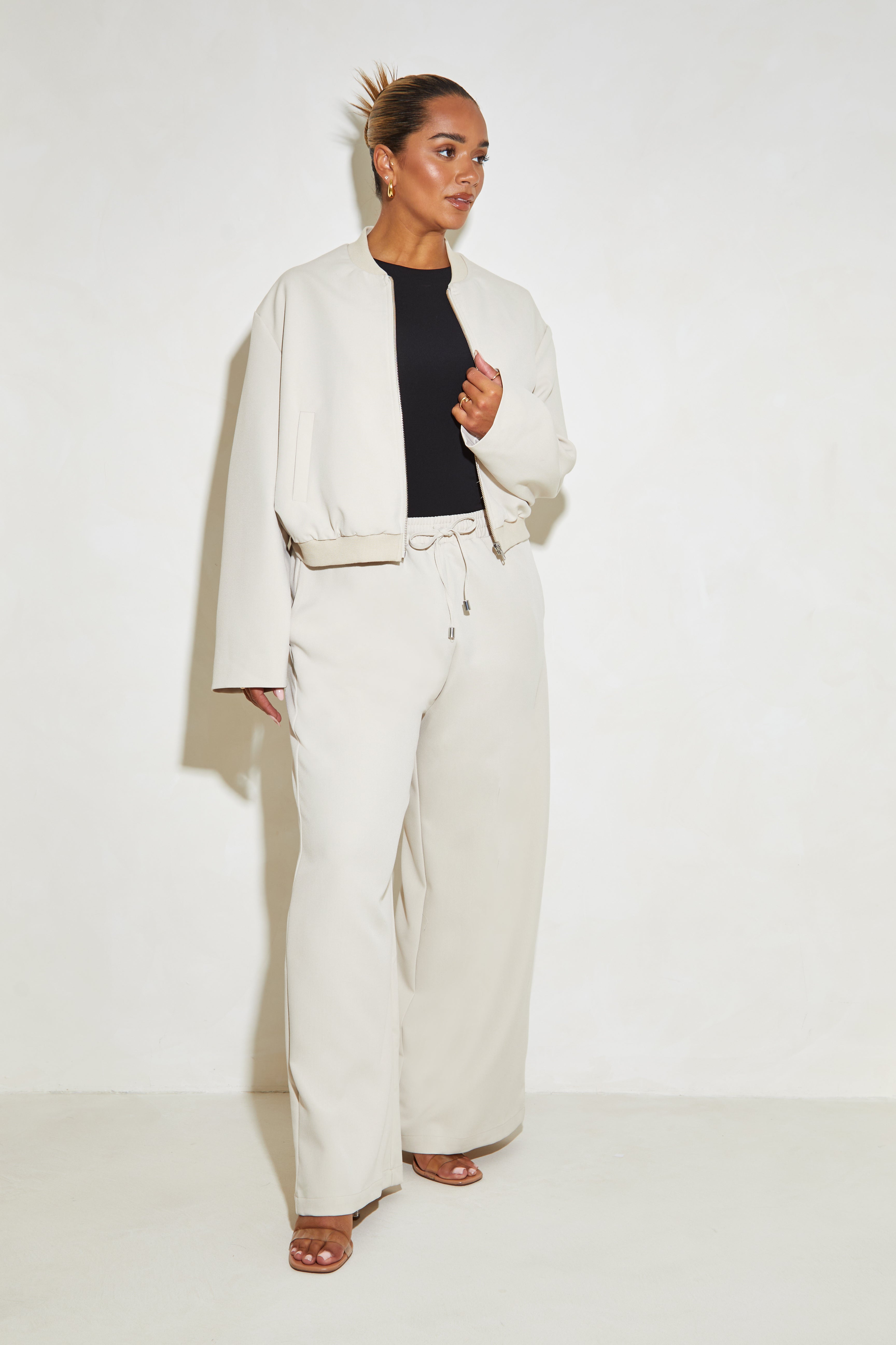 Outfit Building Basics – Wardrobe Essentials for Every Season | RELR